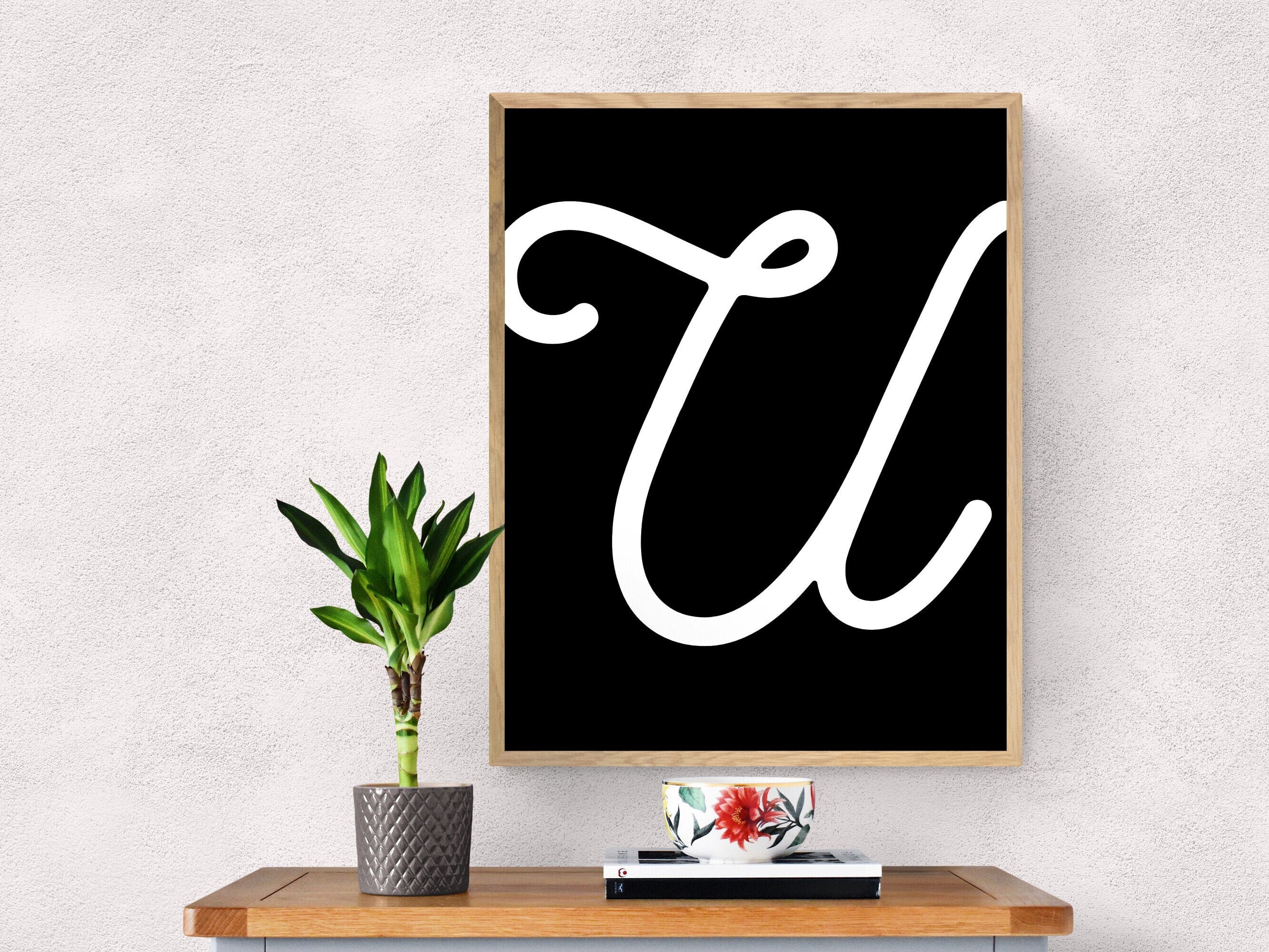 Calligraphy Letter U
