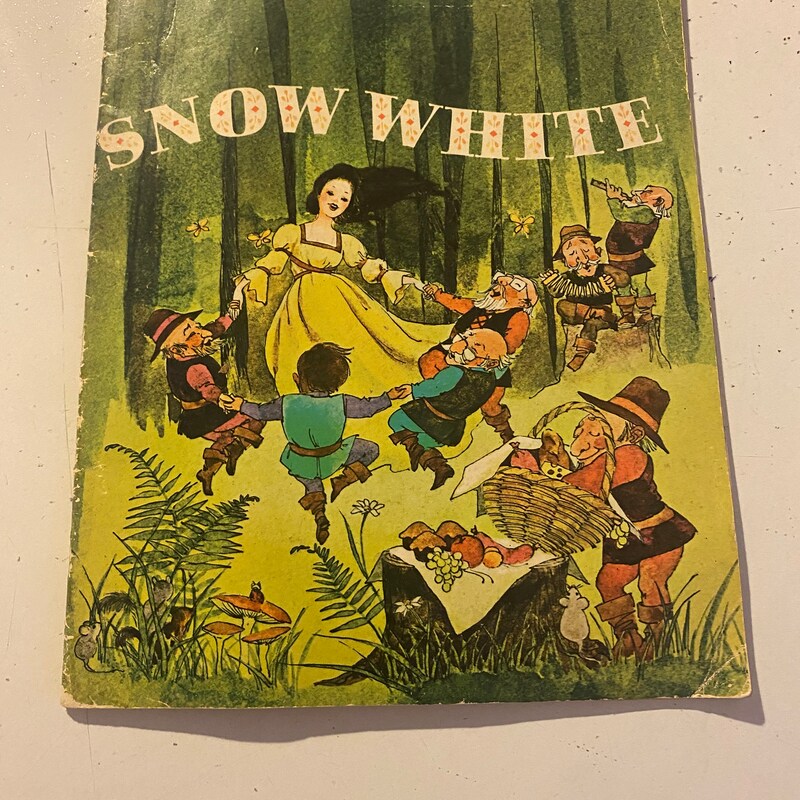 Vintage Snow White - Etsy