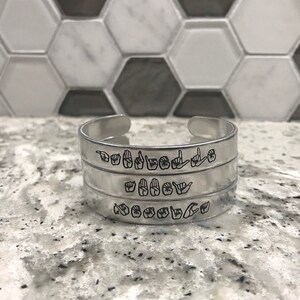 ASL Name Bangle Bracelet | American Sign Language Gift | ASL ...