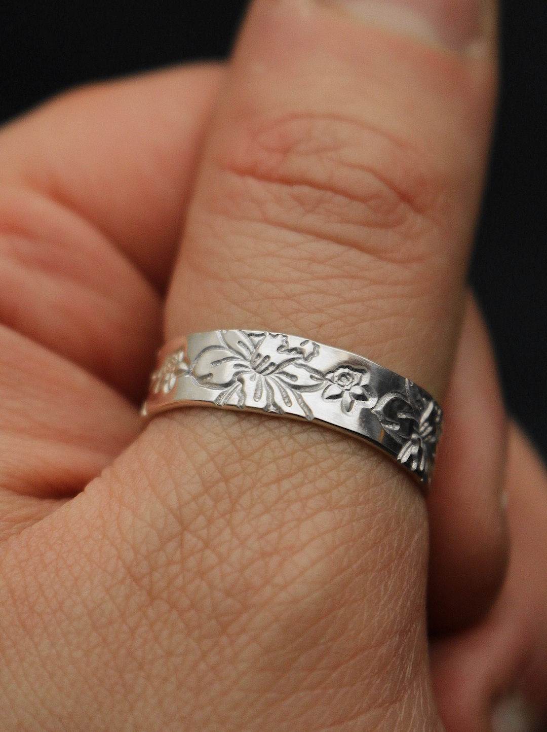Hand Stamped Daffodil Ring | Sterling Silver March Birth Flower - Etsy