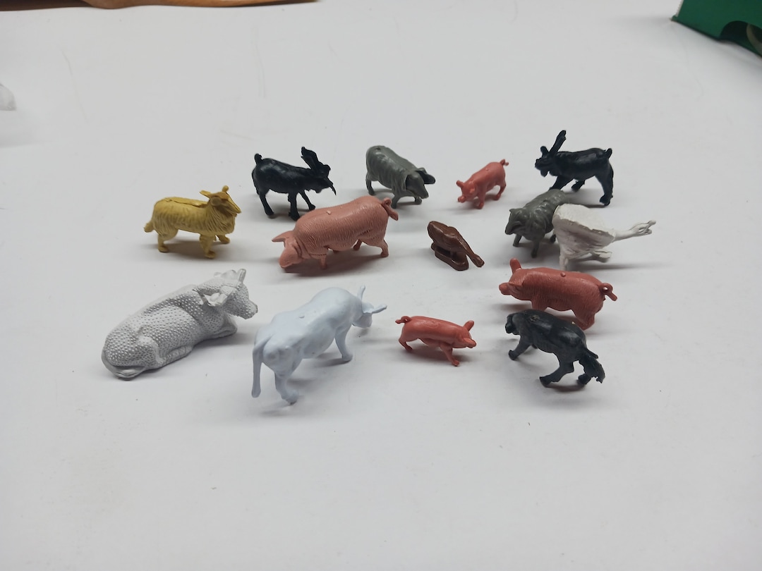 Lot of 14 Plastic Toy Farm Animals & Misc Plastic Farm Animals in Good ...
