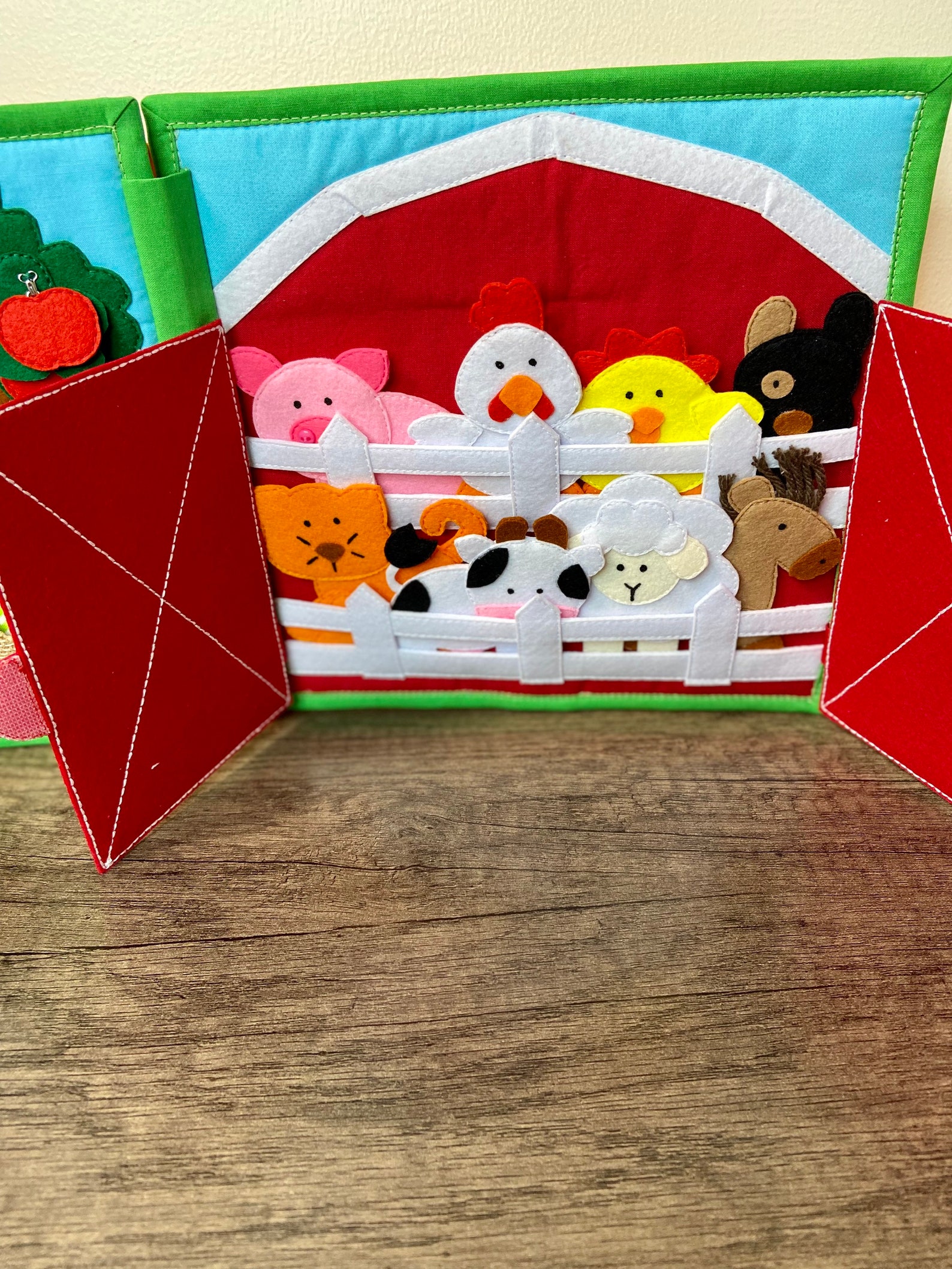 Felt Farm Quiet Book Barnyard Book Felt Animals Pretend Garden Barn ...