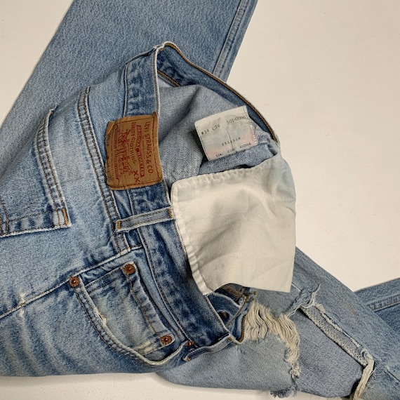 1980's Vintage Levis 501 Distressed Denim Jeans 32/31… - Gem