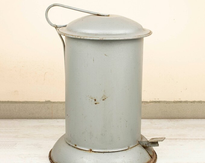 Vintage Metal Garbage Can, Vintage Hospital Metal Trashcan - Etsy