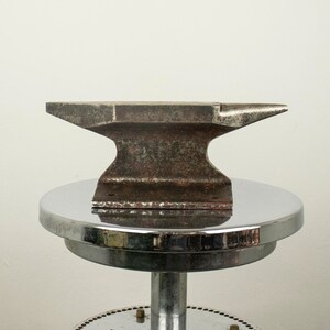 Small Vintage Anvil - Etsy