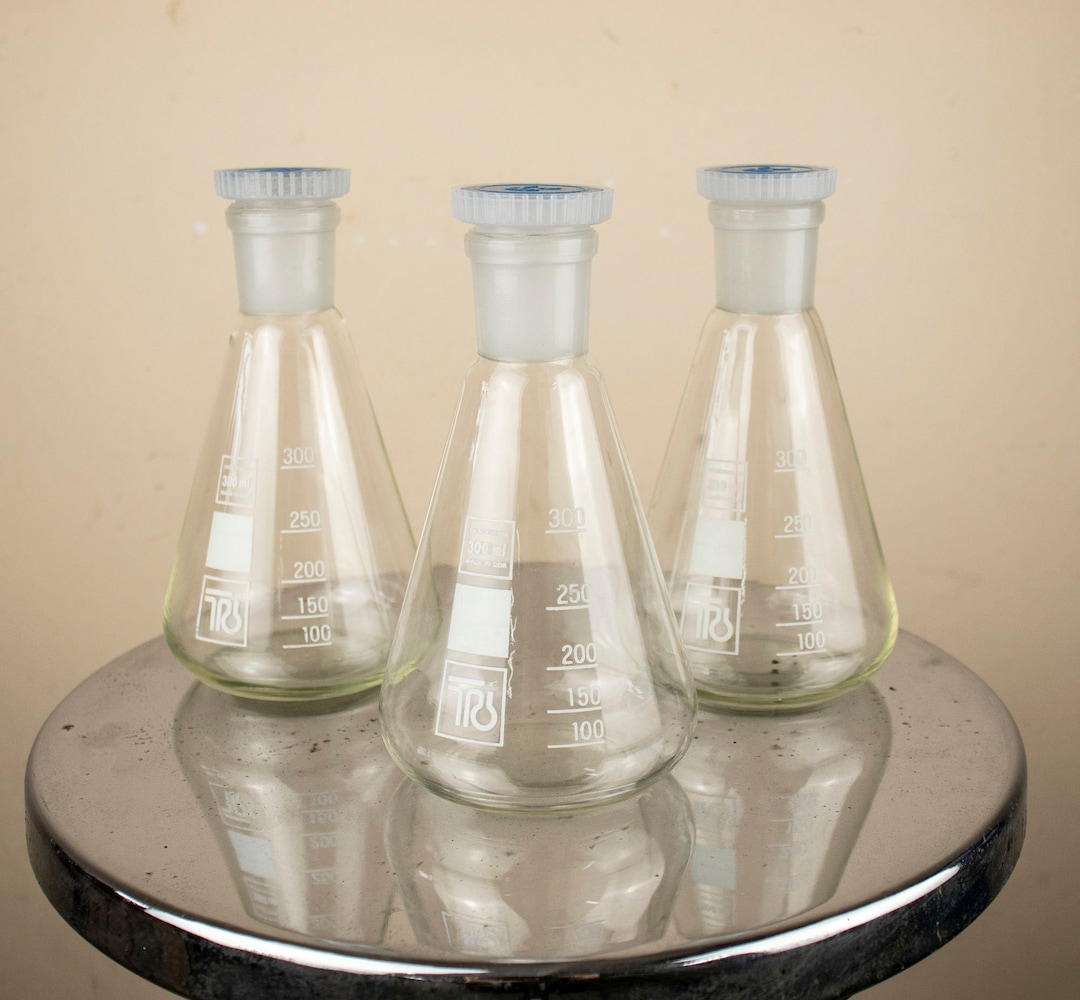 Set of 3 Vintage Lab Conical Flasks Made in GDR, Vintage Lab Set ...