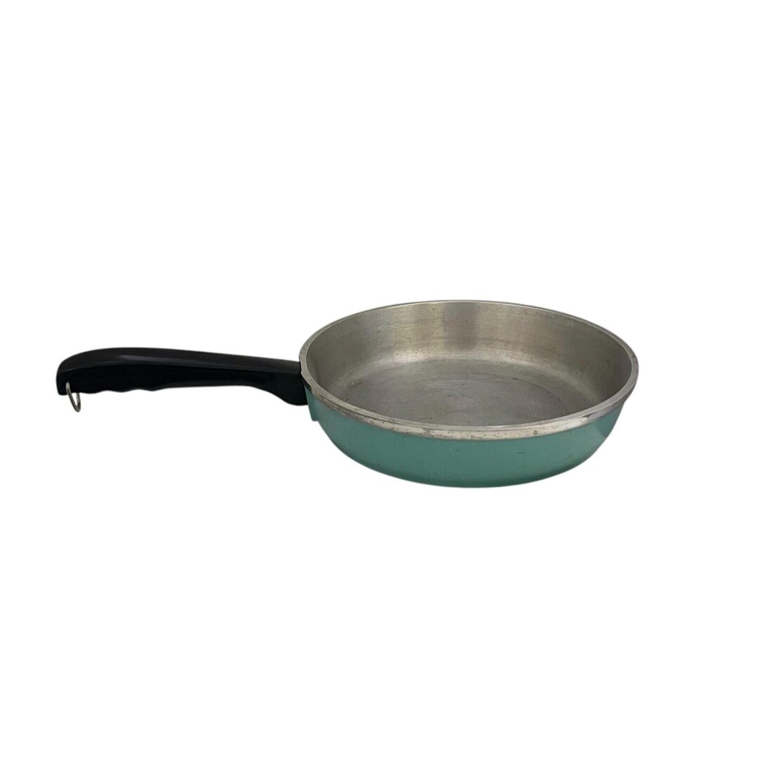 Club Cast Aluminum Cookware Skillet No Lid 8 1/2 Turquoise Blue Clean ...