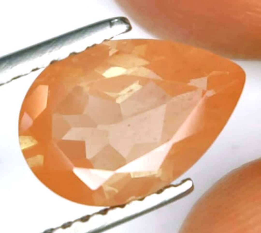 1.78ct Oregon Sunstone. Andesine Feldspar Pear Cut. Golden Peach. Loose ...
