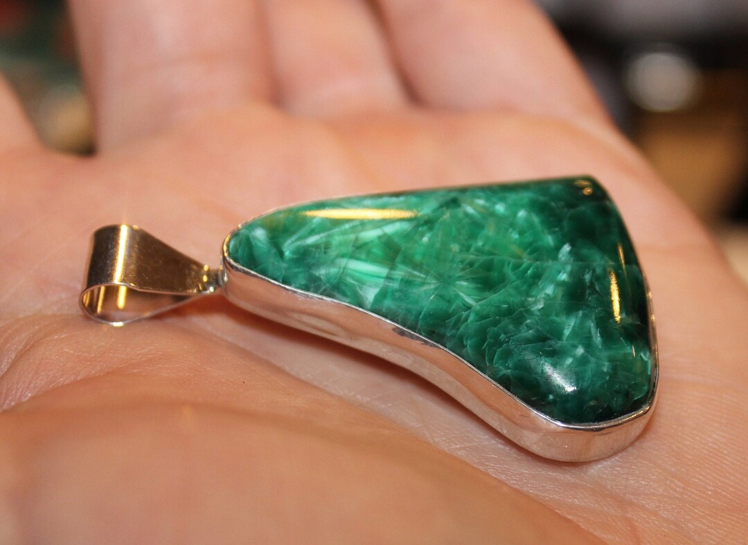 The Victoria Stone Pendant : VN-9 - Etsy