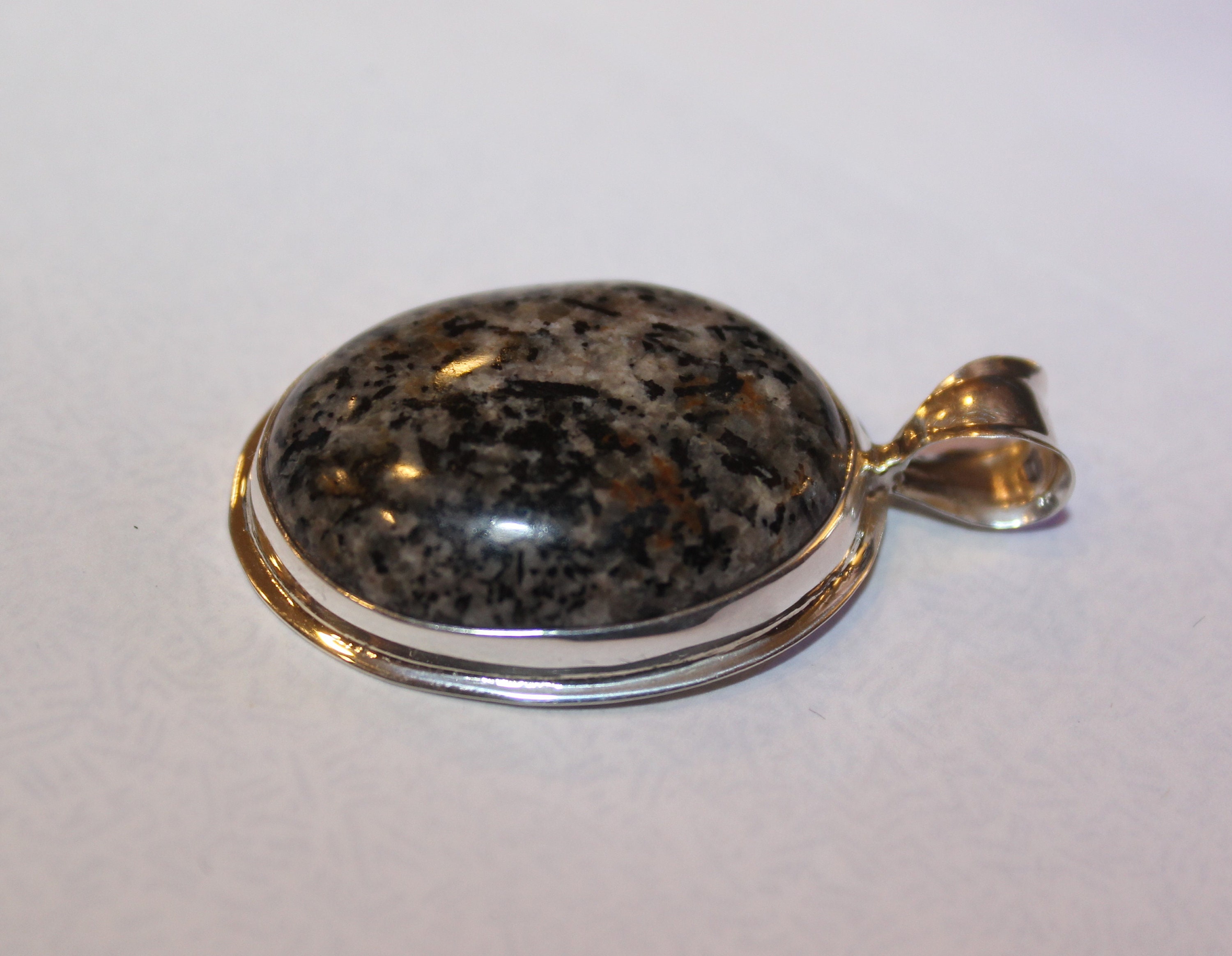 Yooper Sodalite Fluorescent Necklace YSN-1