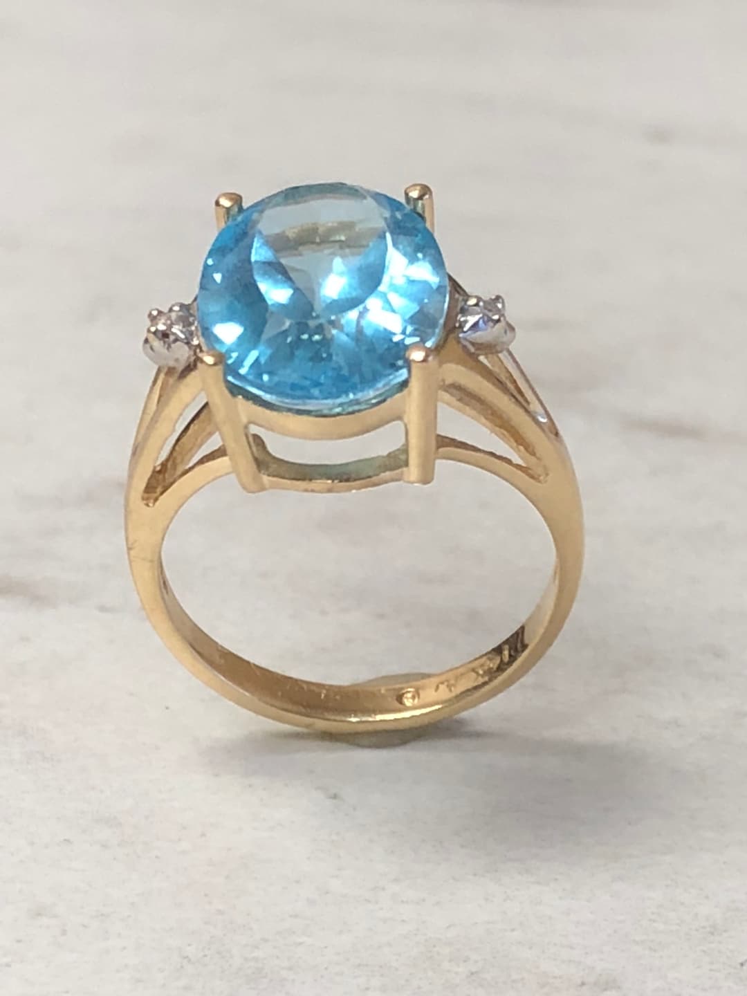 Topacio Azul.... 14kt Yellow Gold Lady's Diamond y Blue Topaz Ring a un ...