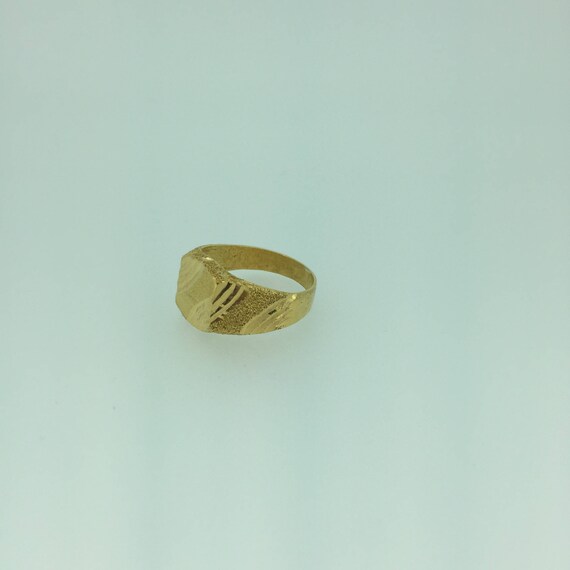 18kt Yellow Gold Men's Signet Diamond Cut and Satin F… - Gem