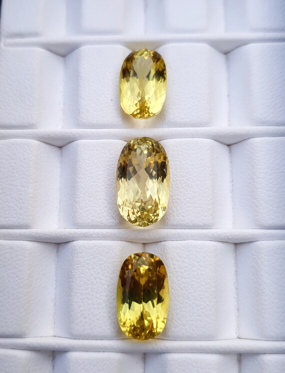 24 Carats 100 % Natural Superb Color Natural Big Size… - Gem