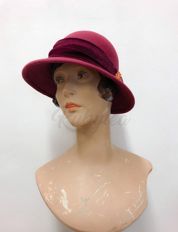 Burgundy red felt hat with velvet ribbon and red/ golden | Etsy