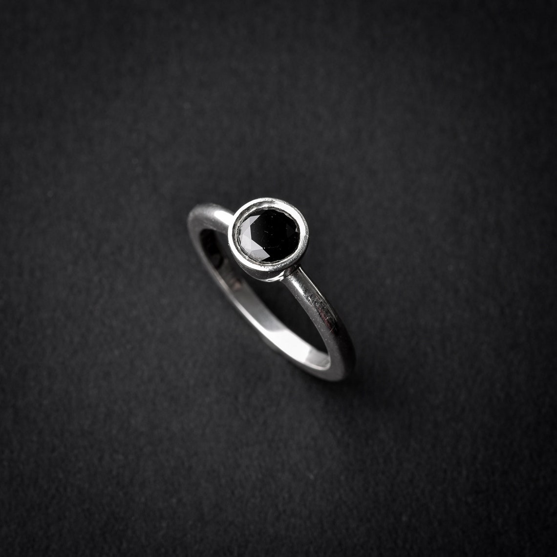 Negro anillo de piedra anillo negro mujer de anillo de | Etsy