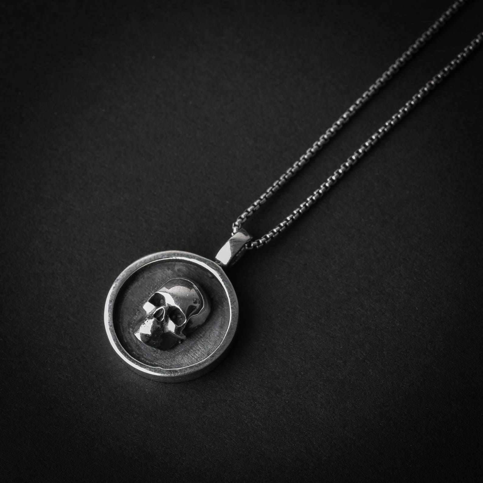 Round Skull Necklace - Etsy