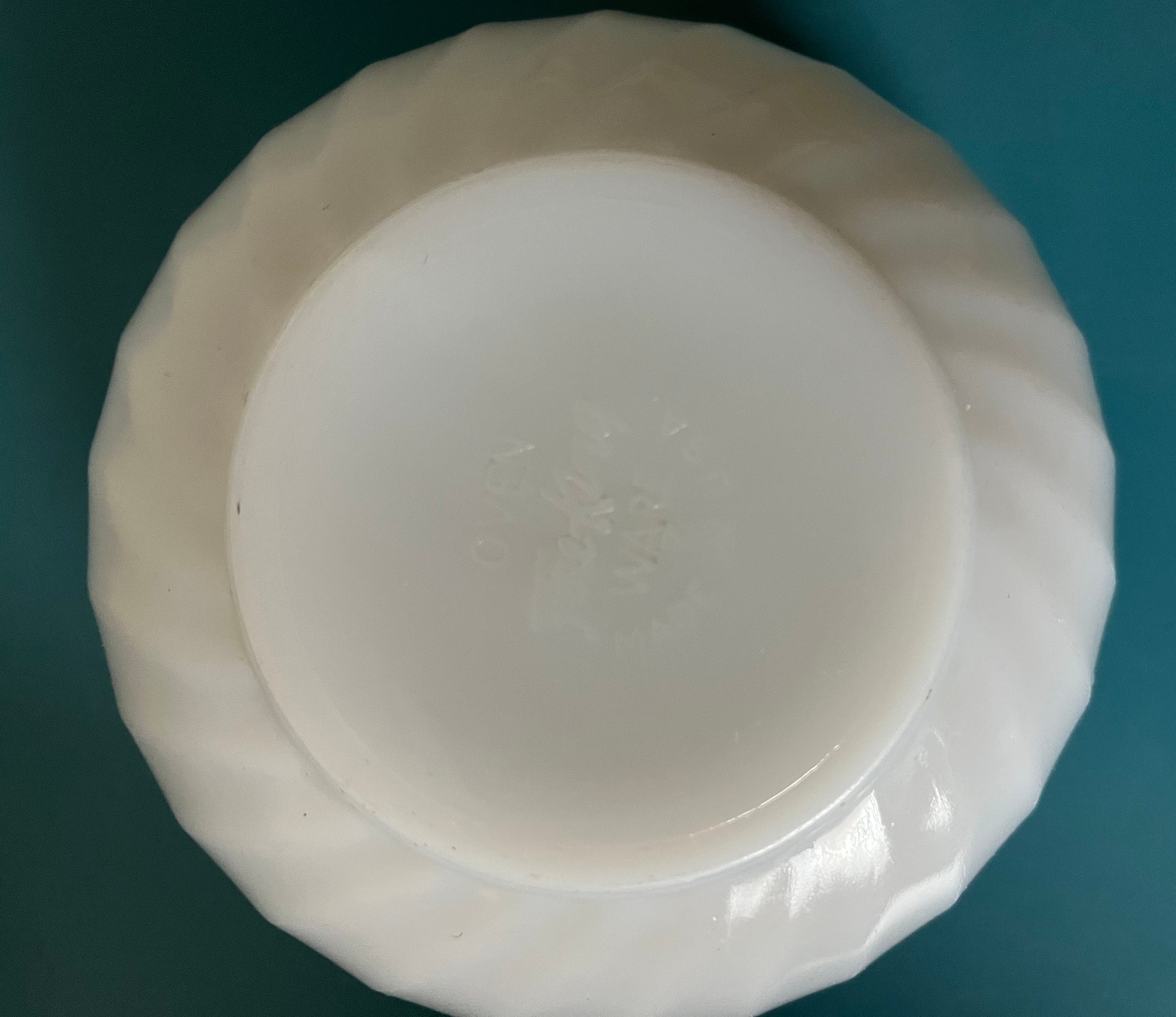 Vintage Fire King Swirl White Milk Glass Bowl, 6, Vintage Fireking ...