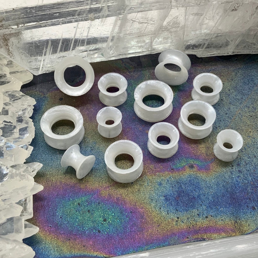 Selenite Alien Skinz Pearlescent White Soft Silicone Ear Plugs Tunnels ...