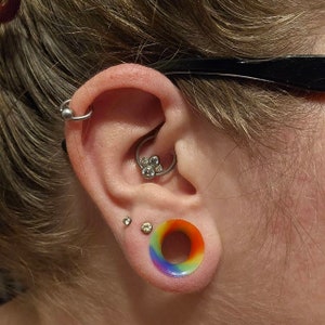 Rainbow Swirl Alien Skinz Thin Silicone Soft Ear Plugs Tunnels Gauges ...