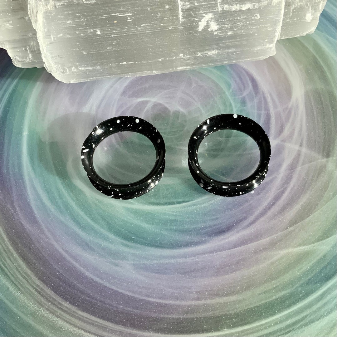 Emo Alien Skinz Silicone Ear Plugs Black White Splatters Dark Tunnels ...