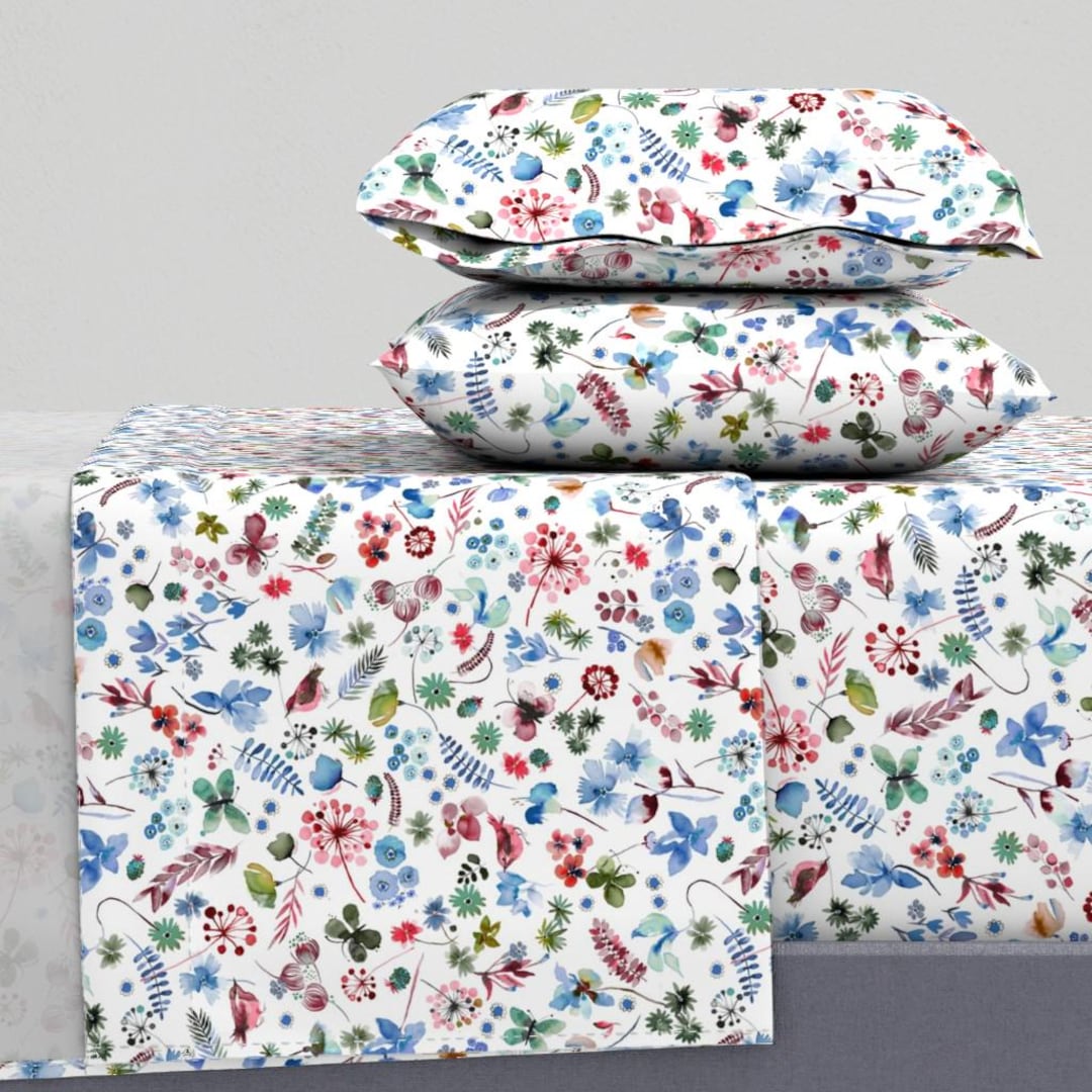 Floral Sheets - Wild Nature by Ninola-design - Winter Red White Blue ...