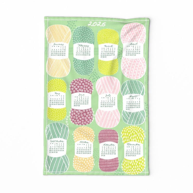 2026 Calendar Tea Towel - 2026 Calendar Yarn de marketa_stengl - Toalla ...