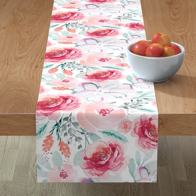Romantic Floral Table Runner Valentine Roses by - Etsy