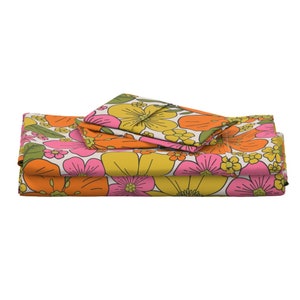 Floral Sheets Retro 1960s1970s Floral by Somecallmebeth Flowers Retro ...