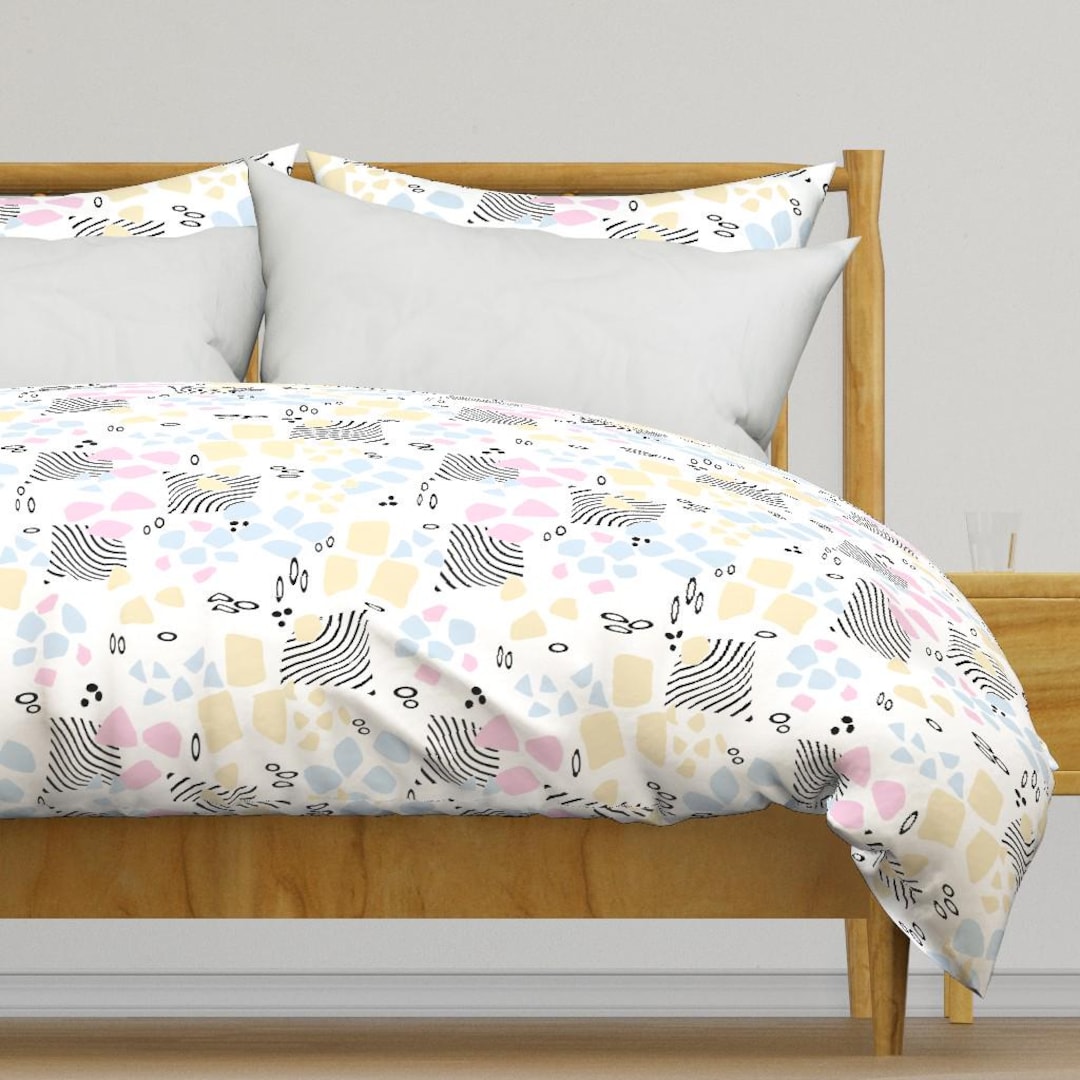 Pastel Geometric Bedding - Memphis Pastel Abstract by Fuzzyfox ...