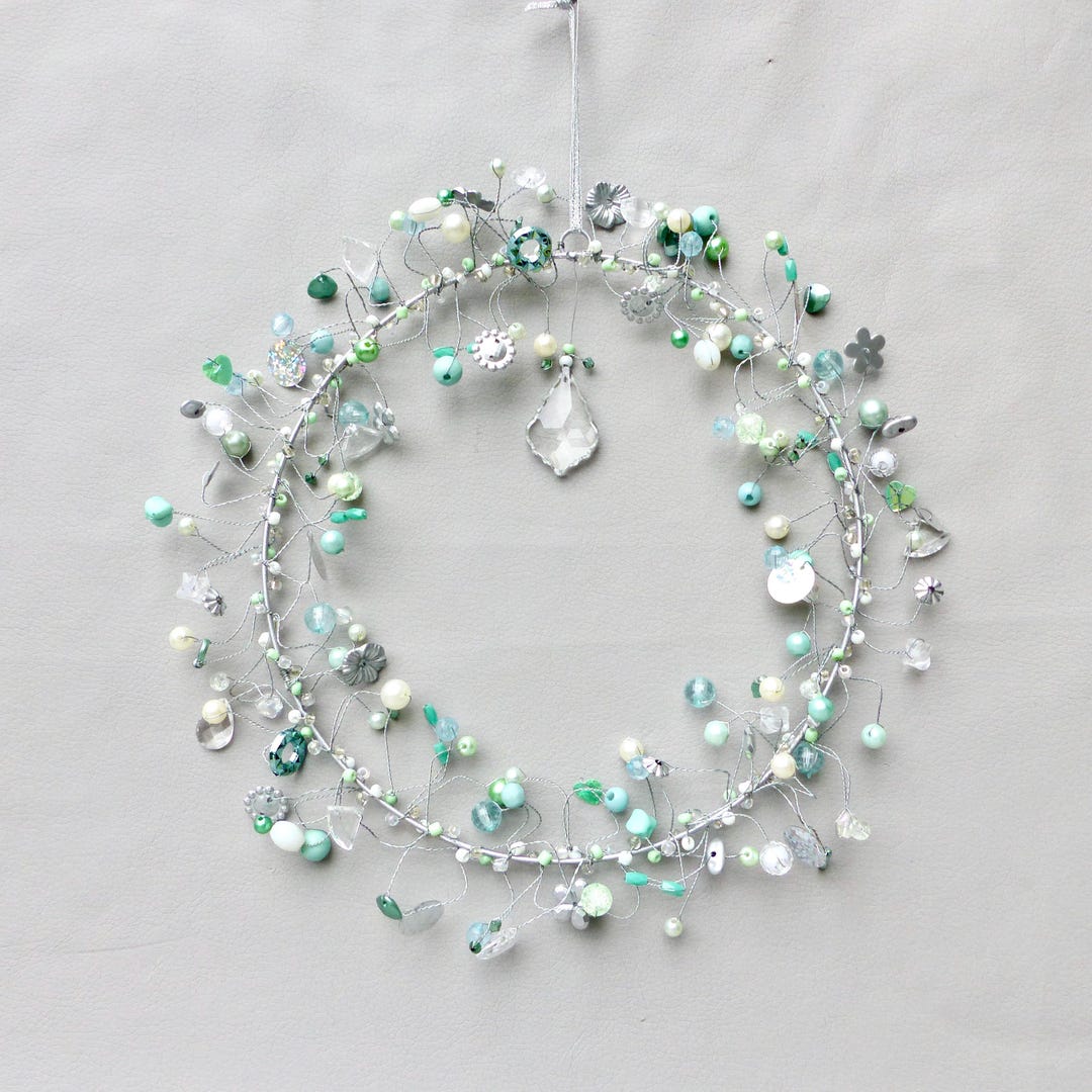 Beautiful Pearl Wreath Window Decoration Spring Summer Pastel Turquoise ...