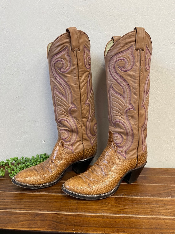 Vintage Larry Mahan Women’s Mauve Boho Snakeskin Boots - Gem