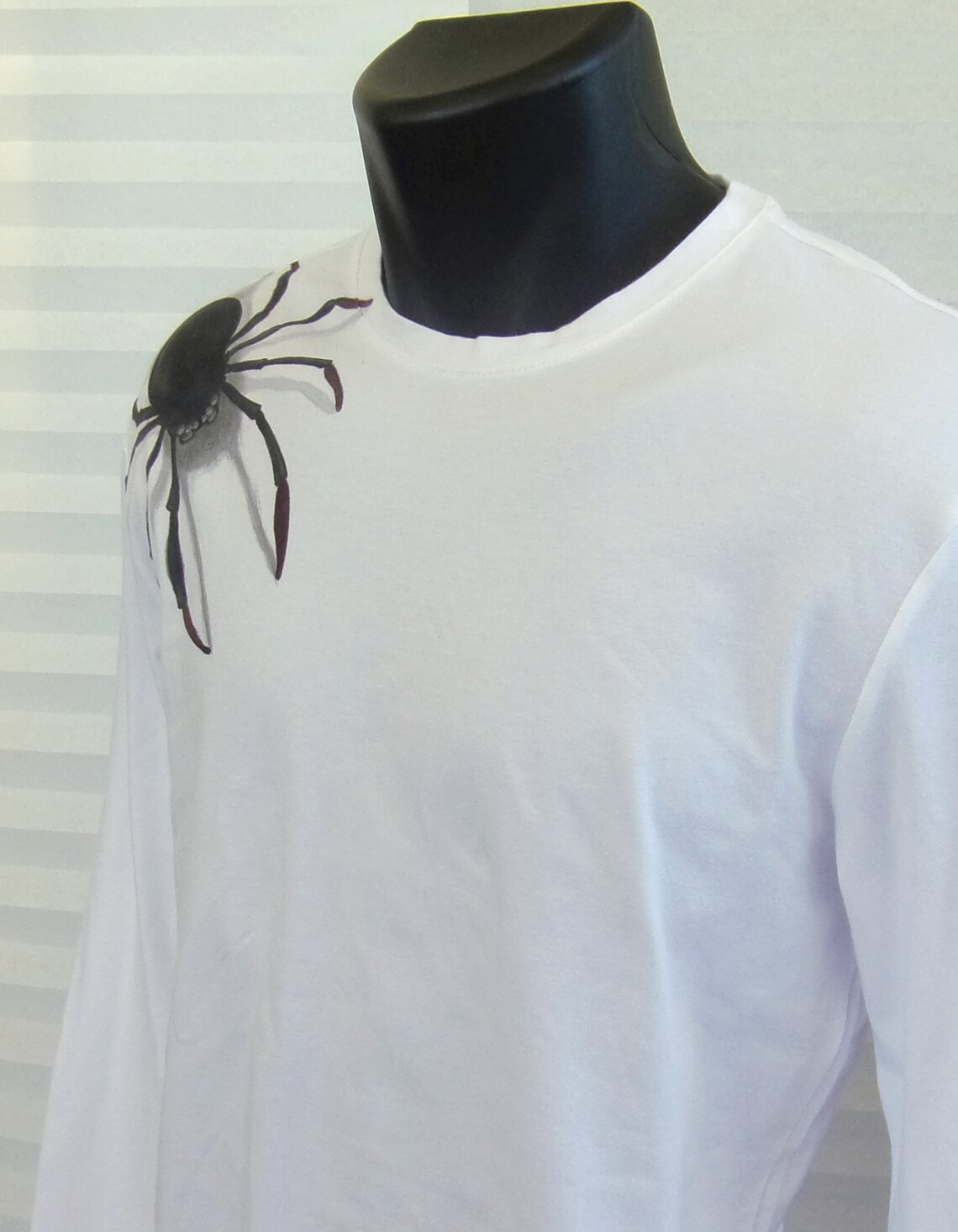 Creepy Spider Shirt, Custom Tshirt for Halloween, Realistic Arthropod ...
