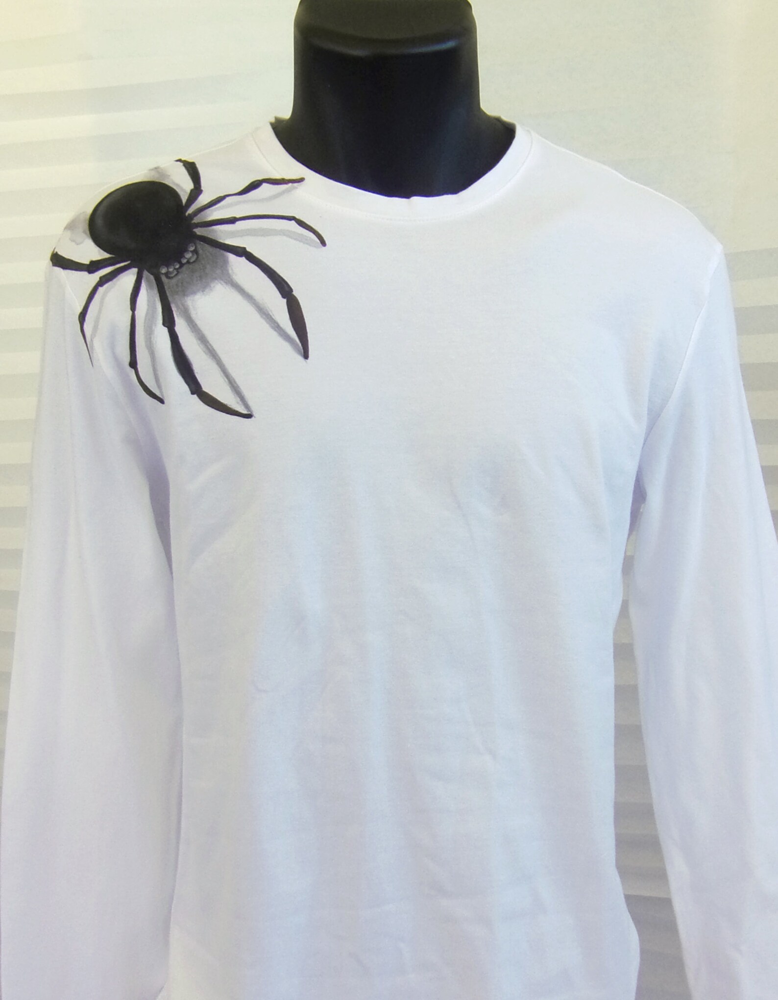 Creepy Spider Shirt, Custom Tshirt for Halloween, Realistic Arthropod ...