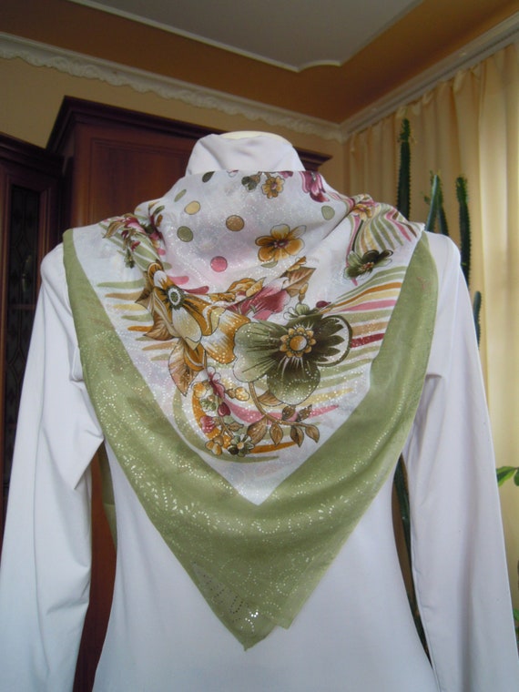 Chartreuse floral shawl - Gem