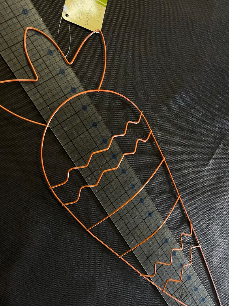 Carrot Wire Metal Wreath Frame - Etsy