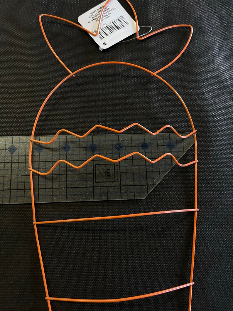 Carrot Wire Metal Wreath Frame - Etsy