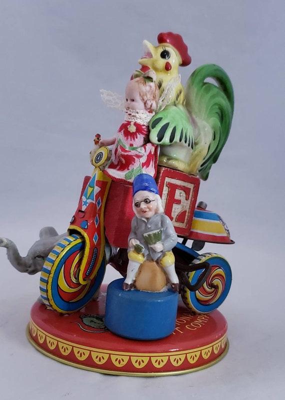 CIRCUS Paradewhimsical Repurposed Tin Tricycle With Rooster - Etsy