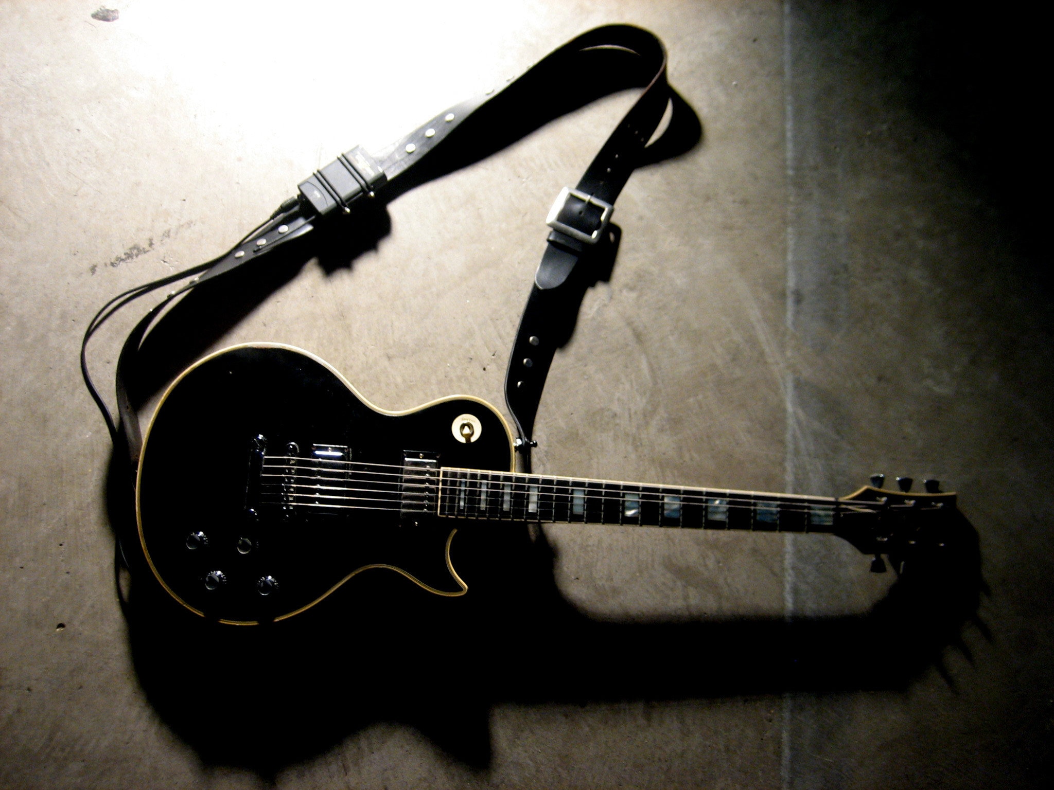 Strap-fold / Wireless Guitar Transmitter Holder / Pouch / Zenderhouder ...