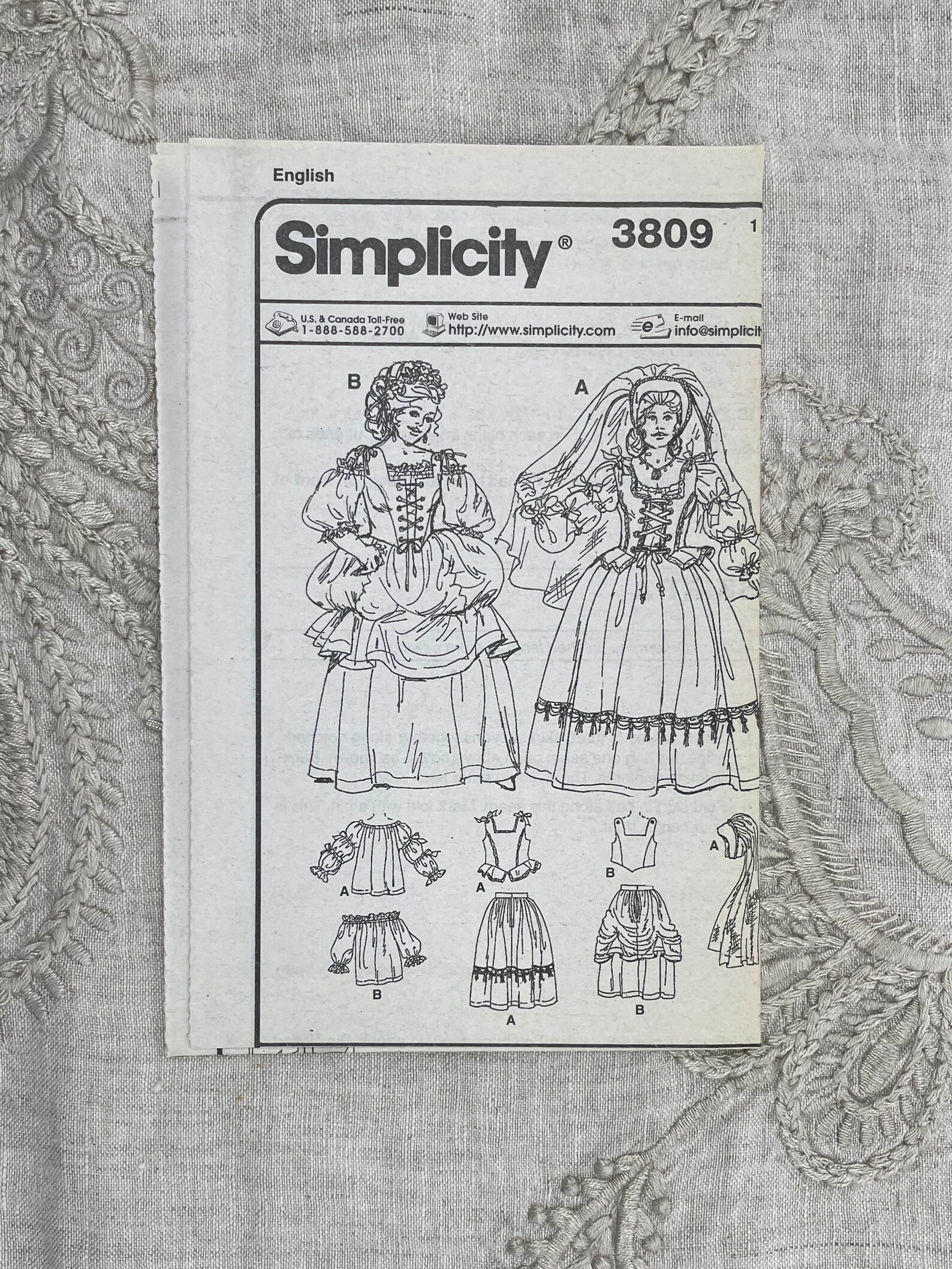 Simplicity 3809 Renaissance Costumes Pattern Size 4-8 - Etsy