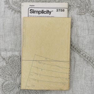 Simplicity 3758 - Front Lacing Poet Shirt Pattern - Size XS-XL (30-48 ...