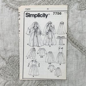Simplicity 7756 - Elizabethan Tudor Fantasy Gown Pattern - Size 10-14 ...
