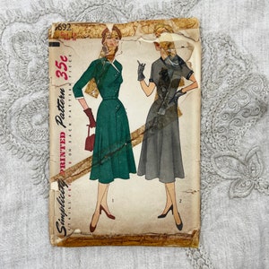 Simplicity 3692 - Rare 1950's Zig-zag Dress With Detachable Bow Trim ...