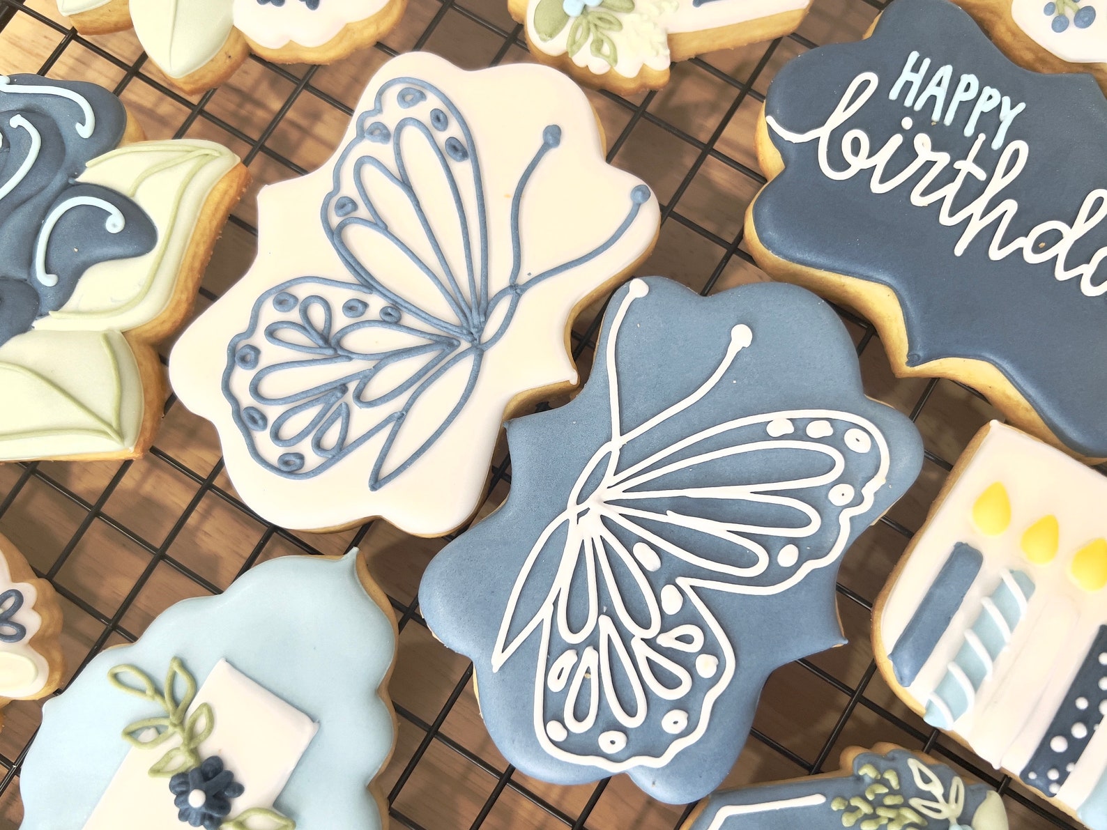 Women Birthday Party Cookies, Mom Birthday Party, Party for Mom, Royal ...