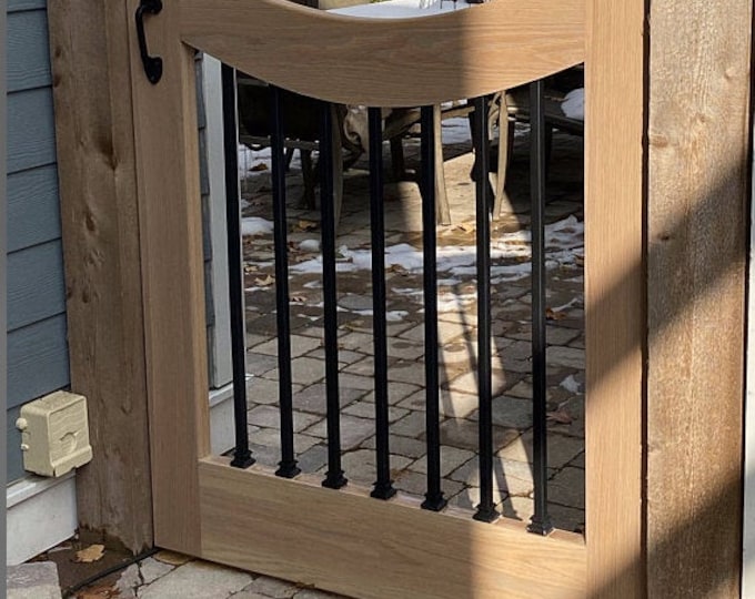Reverse Arched Baby Gate and Dog Gate for Decks, Patios, Gardens, and ...