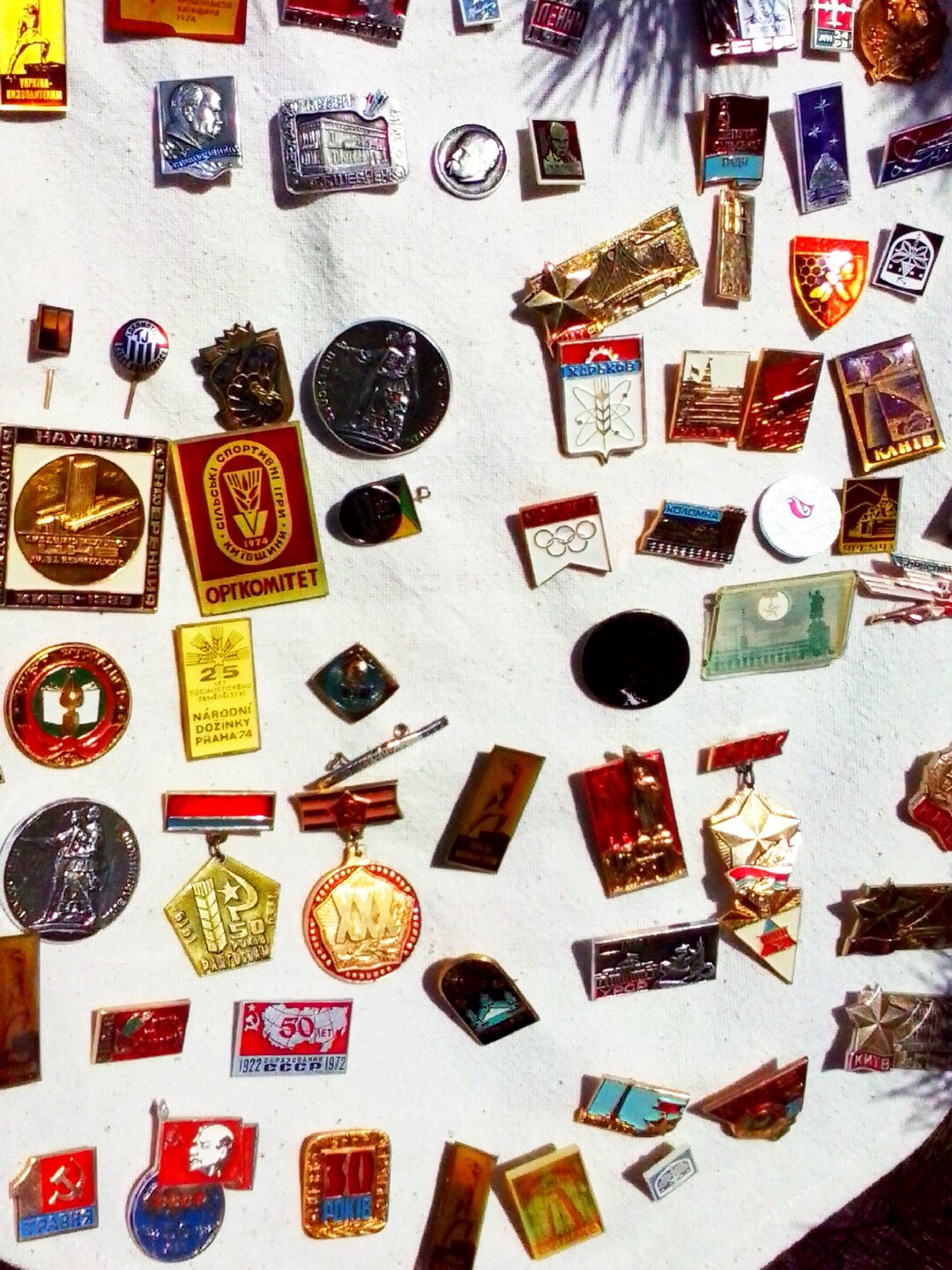 50 Rare Vintage Badges, City Icons, Famous People, Anniversary Medals ...