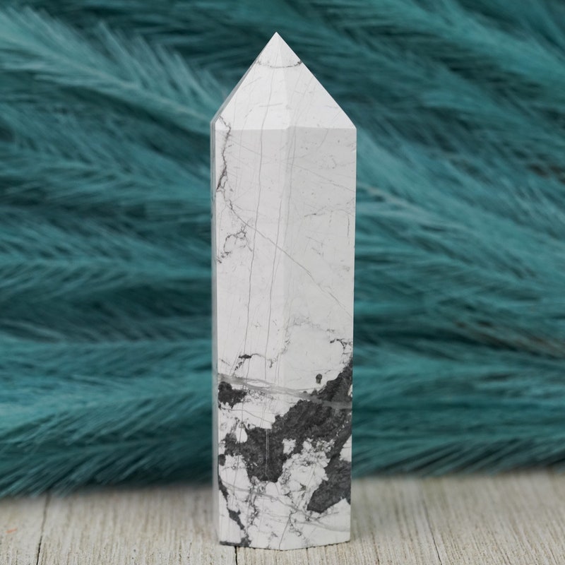 Howlite Crystal - Etsy