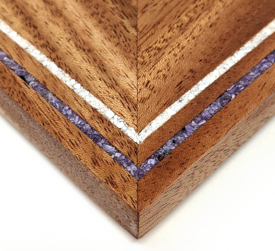 Madera de caoba hondureña con caroita triturada y incrustación de ...