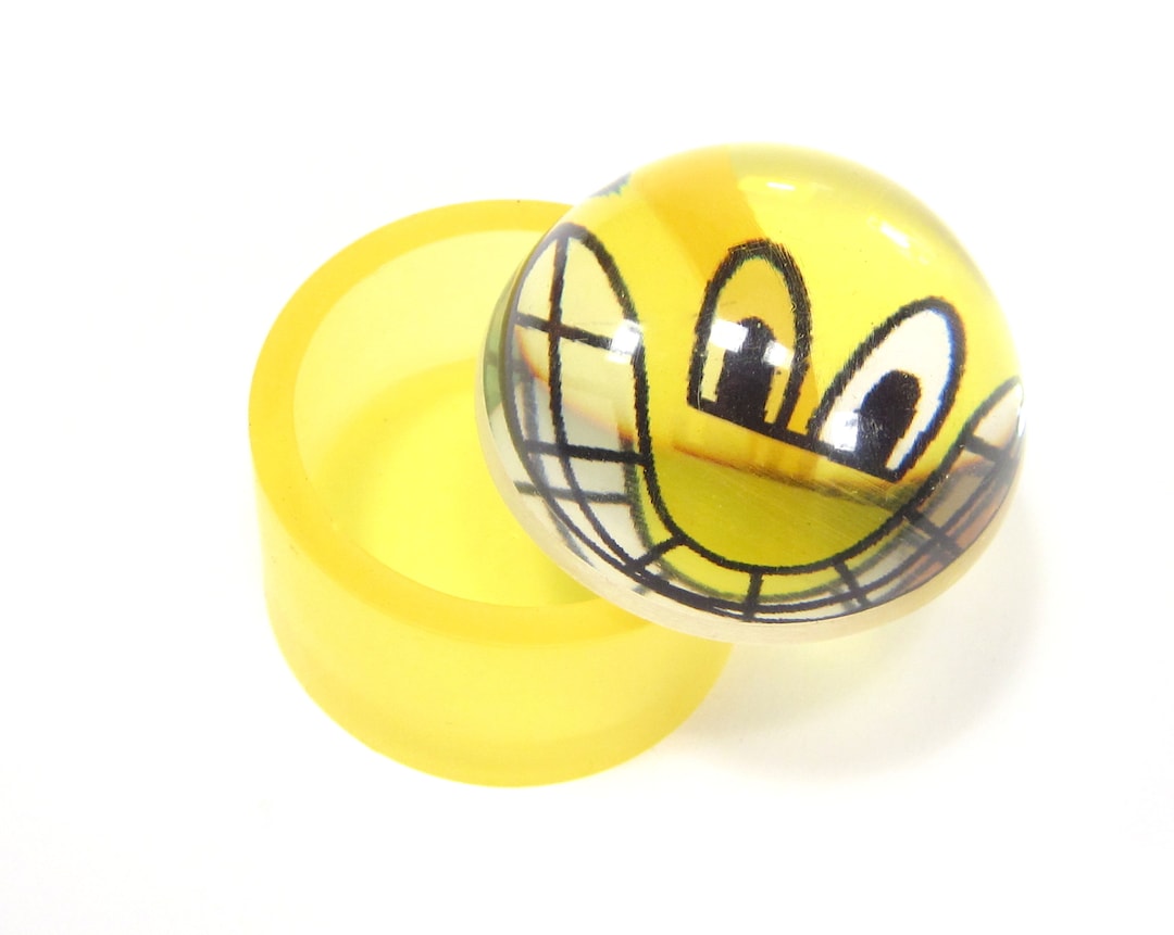 Smiley Tin Yellow Synthetic Resin Pop Art Soho Retro Smile Original ...