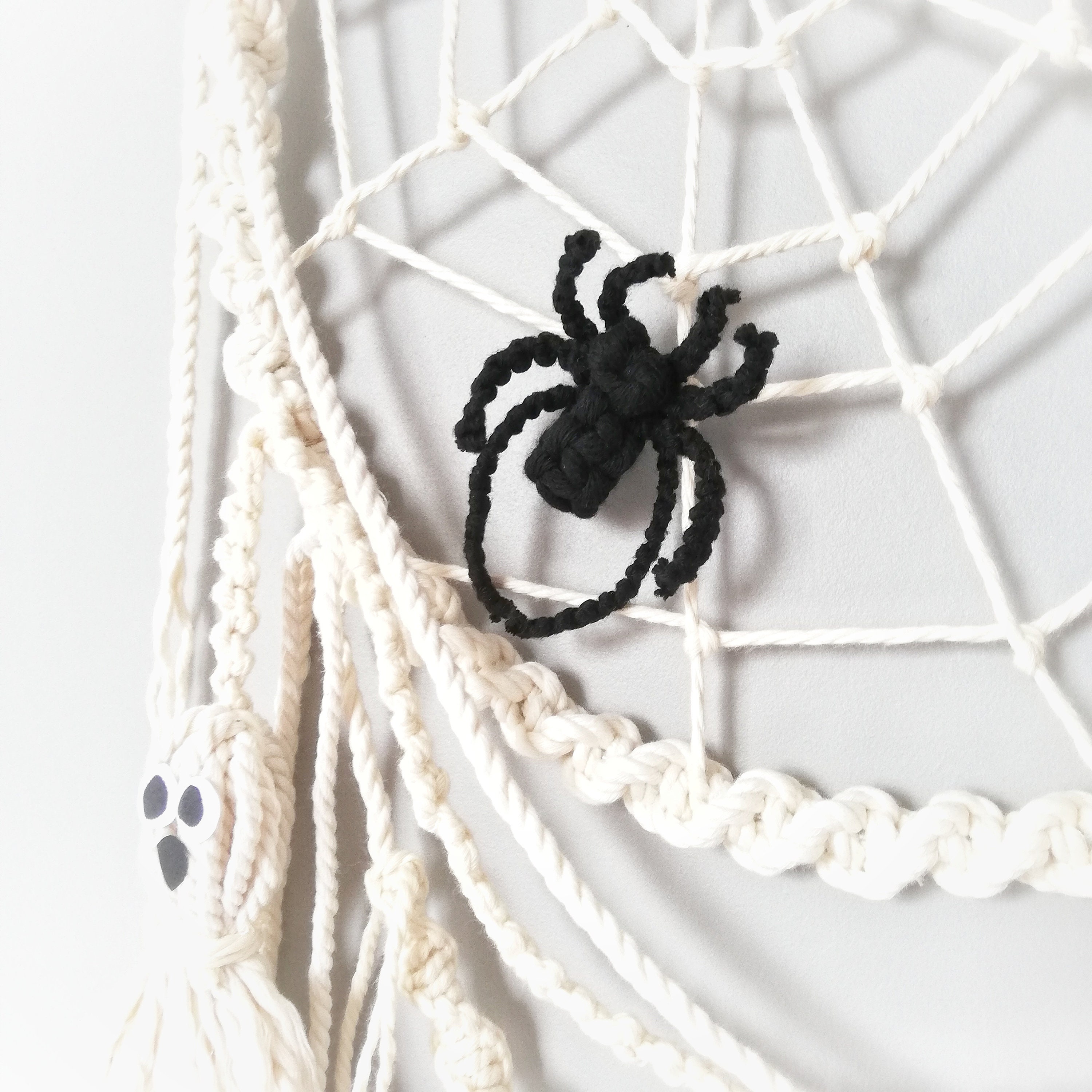 Spooky Macrame Wreath With Black Spiders Halloween Macrame - Etsy