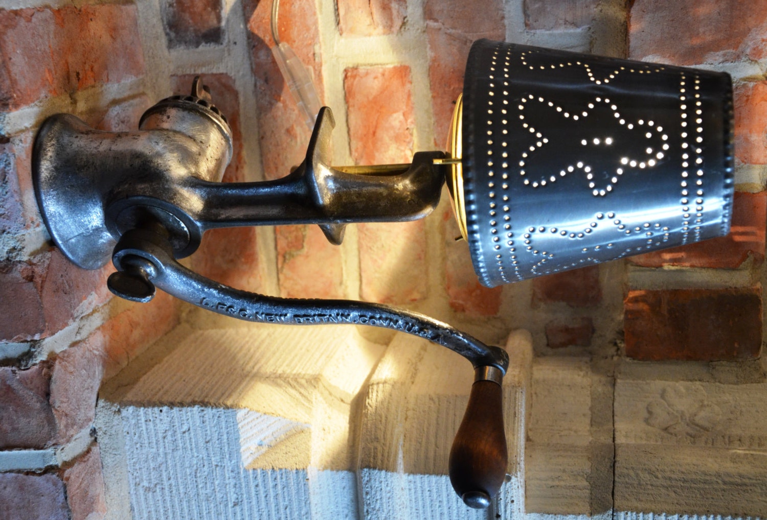 LEONCE | Meat Grinder Lamp With Metal Lamp Shade | Lampe Moulin a ...